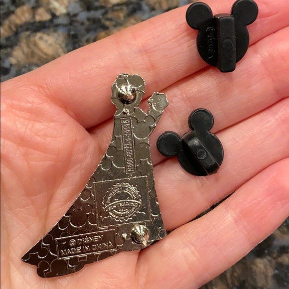 Disney | Accessories | Disney Frozen Elsa Pin | Poshmark